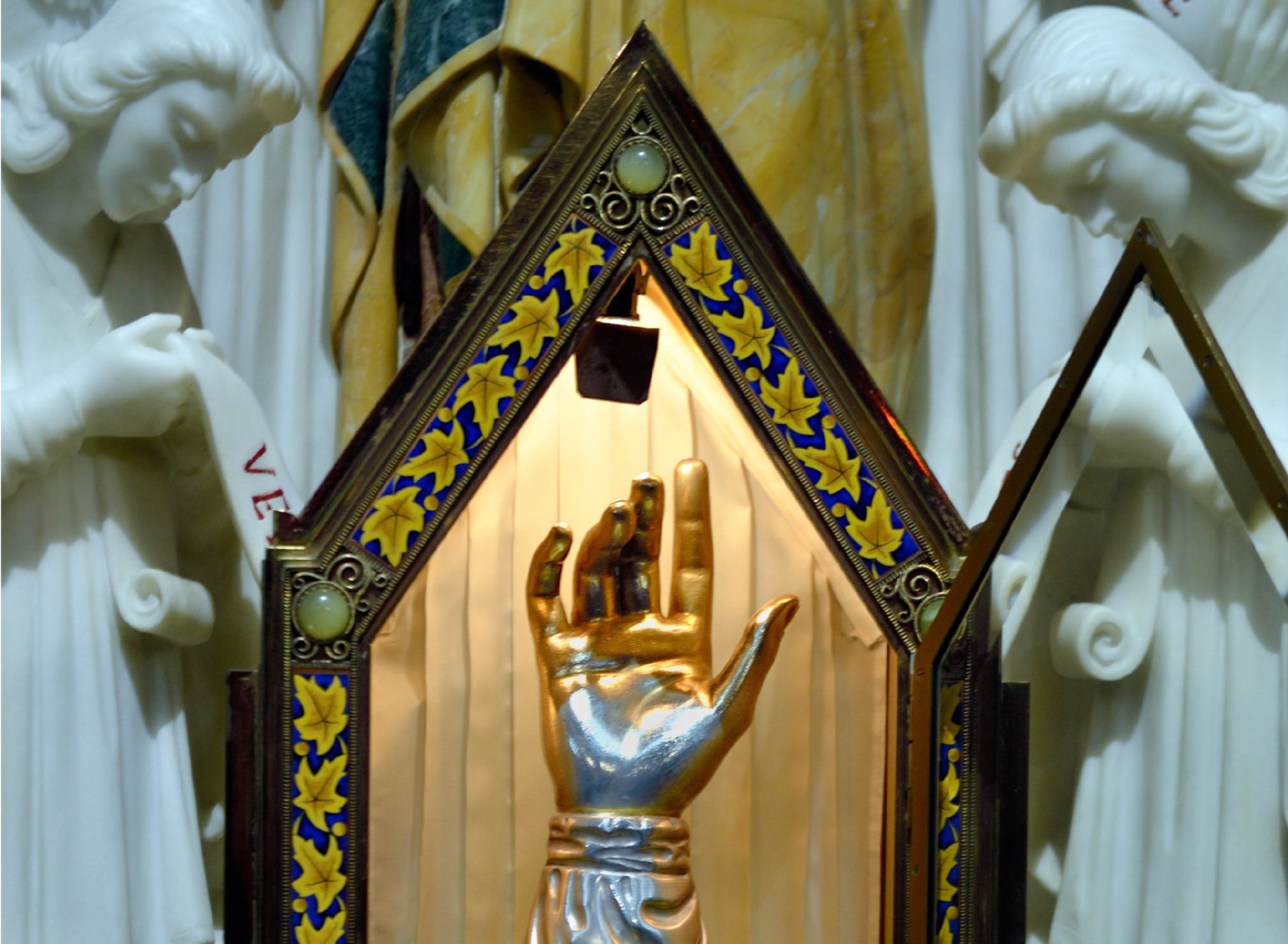 Explore Sainte-Anne-de-Beaupré: A Journey to the Heart of Faith and ...